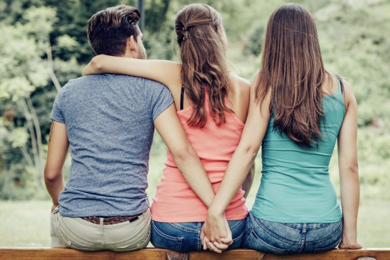 How to Start a Polyamorous Relationship - bestpolydating.com